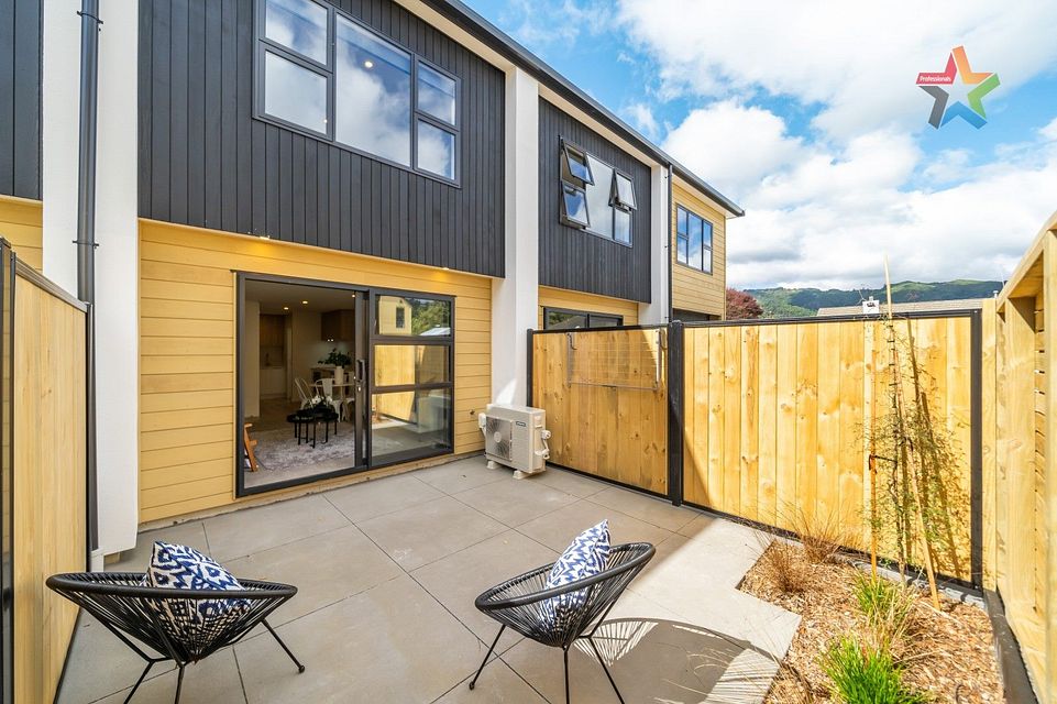 Townhouse for rent Lower Hutt | 3/240 Stokes Valley Road, Stokes Valley ...