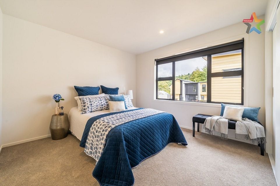 Townhouse for rent Lower Hutt | 3/240 Stokes Valley Road, Stokes Valley ...