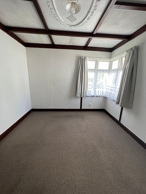 House for rent Auckland | 98 Point Chevalier Road, Point Chevalier ...
