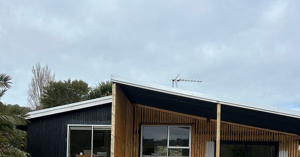 House for rent Waiheke Island | 49 Hamilton Road, Surfdale - myRent.co.nz