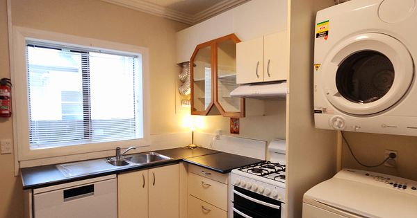 Flat for rent Lower Hutt | 2/69 Hutt Road, Petone - myRent.co.nz