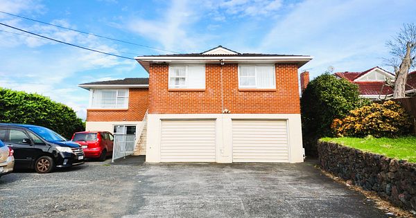 House for rent Auckland | 54 Manuka Road, Glenfield - myRent.co.nz