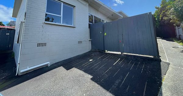Unit for rent Auckland | 2/160 Mount Smart Road, Onehunga - myRent.co.nz