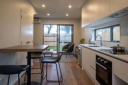 Townhouse for rent Auckland | 21 Te Ara Wai, Mangere East - myRent.co.nz