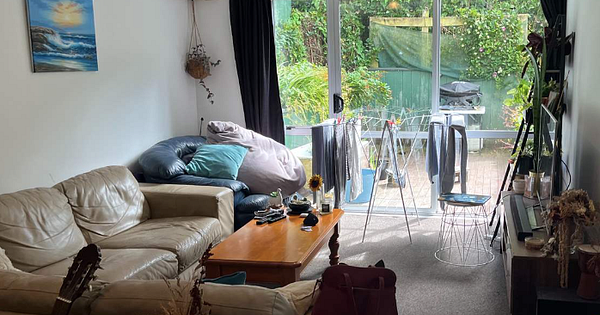 Unit for rent Lower Hutt | 2/10 Martin Grove, Normandale - myRent.co.nz