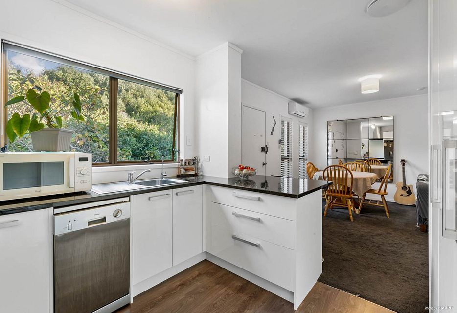 Unit for rent Auckland | 1/18 Teviot Place, Totara Vale - myRent.co.nz